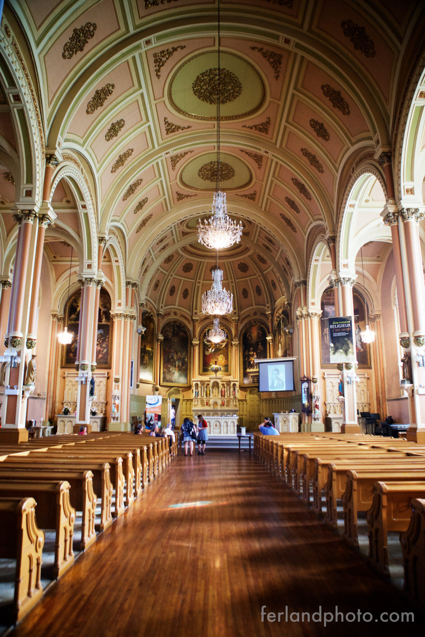 Visite guidée de l’église Saint-Henri de Mascouche - À la découverte du ...