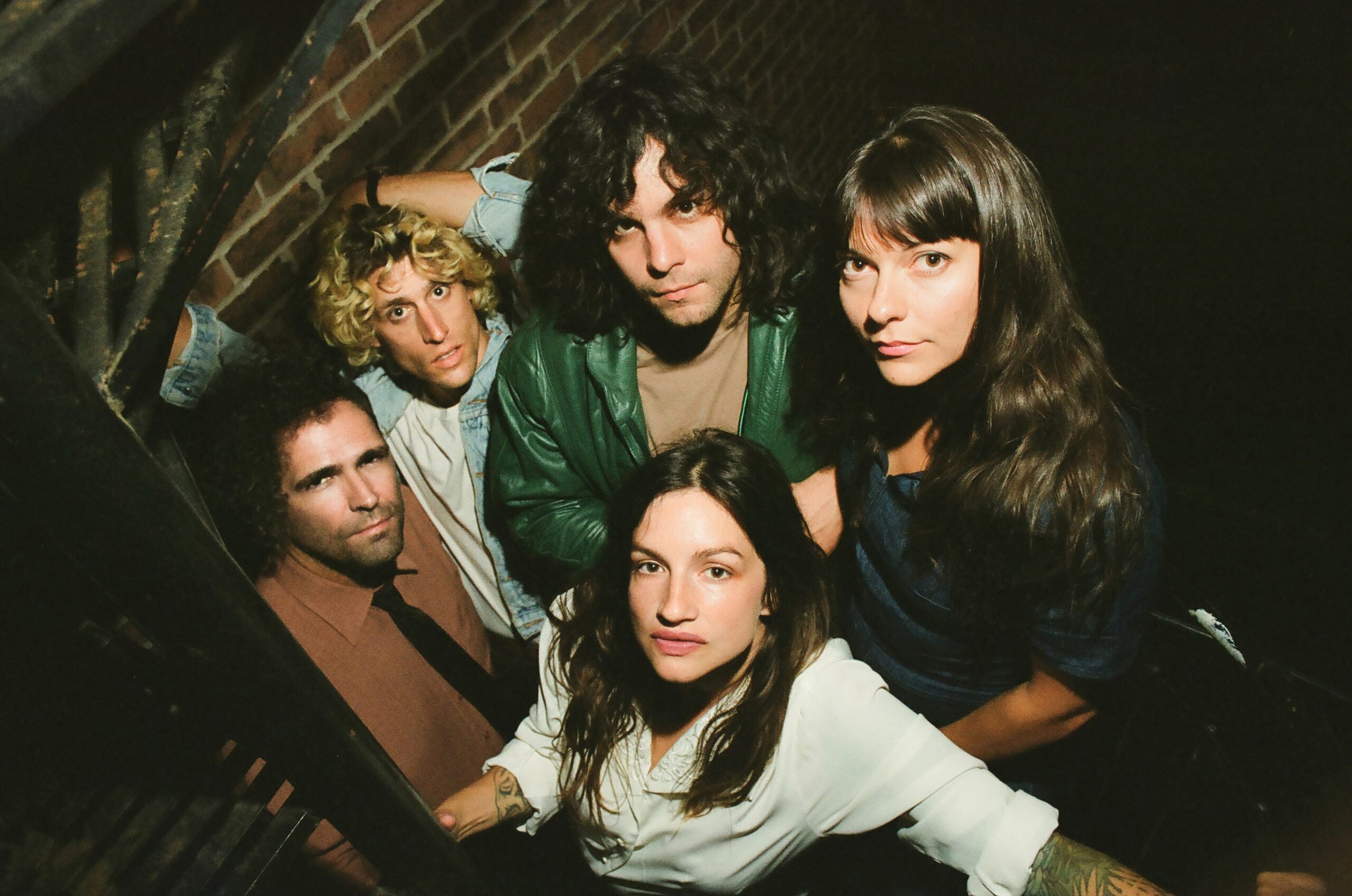 Le groupe rock Bon Enfant lance l’extrait « Trompe-l’oeil » et entame une tournée outre-mer ...